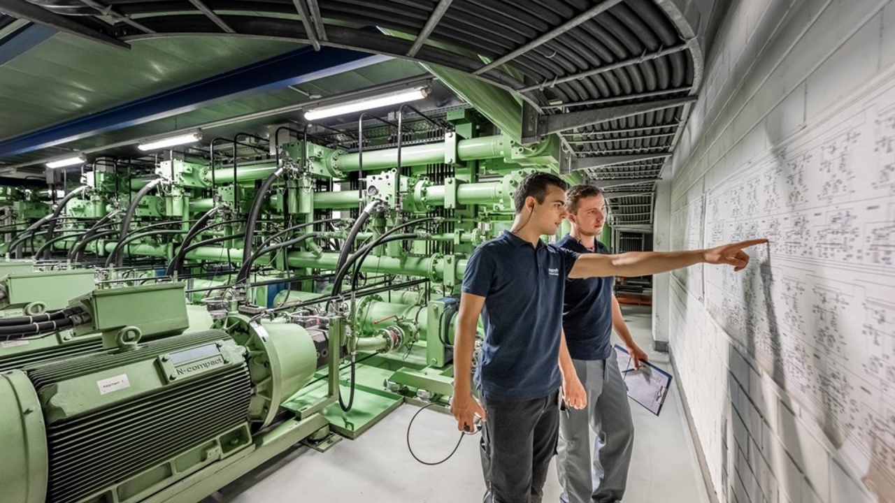 On-site instructor hydraulic training | Bosch Rexroth Canada