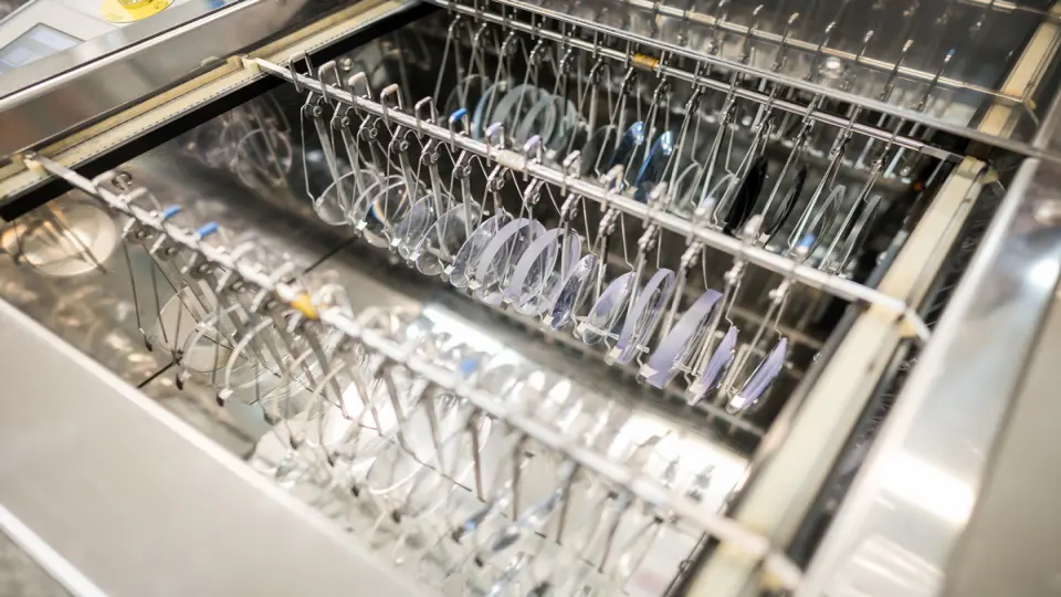 Český výrobce brýlových čoček Omega Optix předběhl své konkurenty díky ...