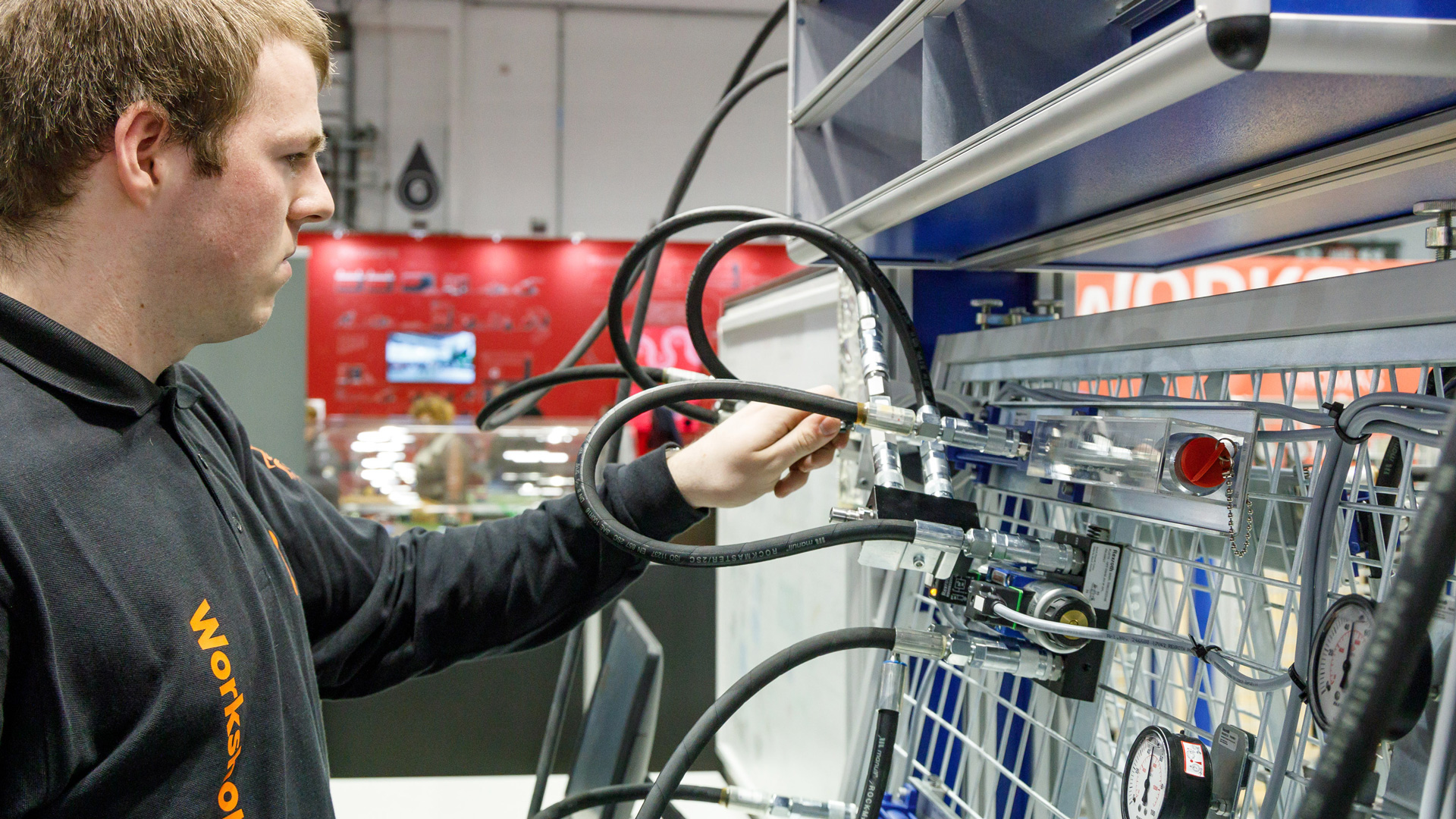 Echte hydraulicacomponenten voor studenten landbouwmechanisatie | Bosch ...